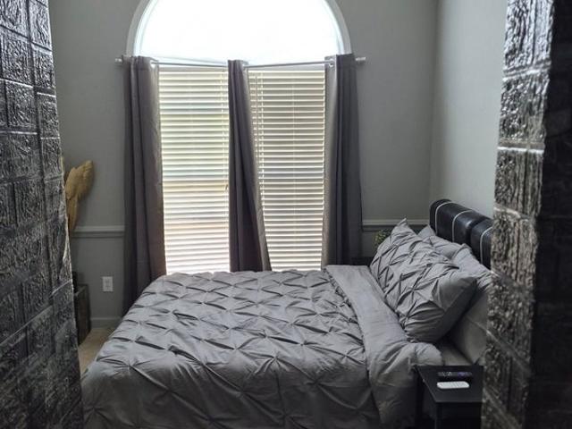 Affordable Private Bedroom | Month_to_Month | $900