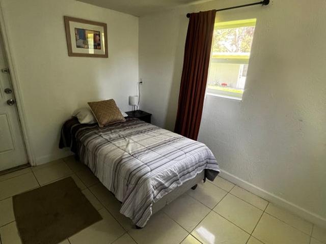 Affordable Private Room for Rent in Daytona Beach