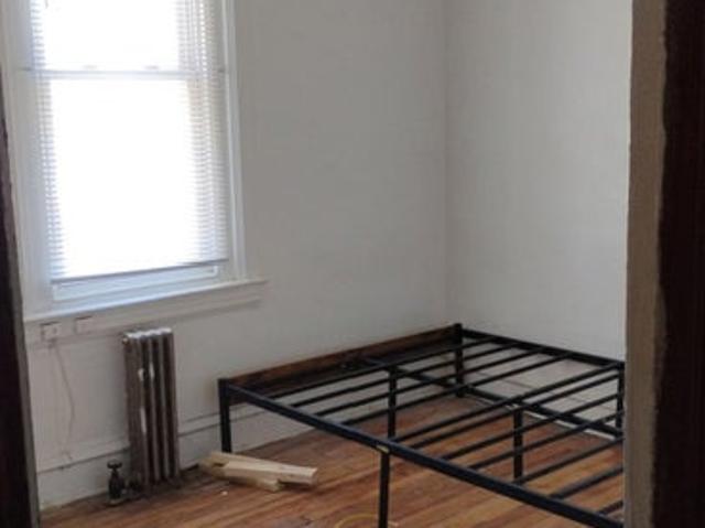 Affordable room for rent in 2 bd apt