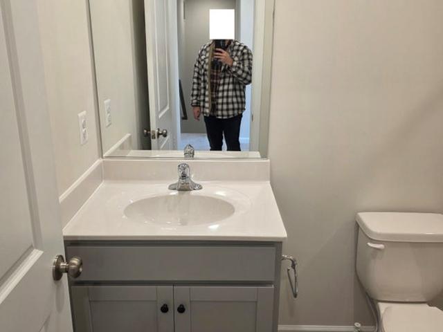 Affordable Room for Rent with Private Bathroom Acc