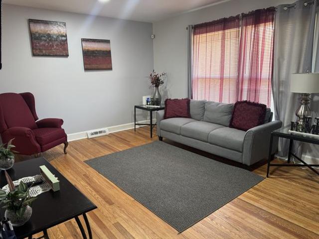 Affordable Rooms Near Airport & Amazon