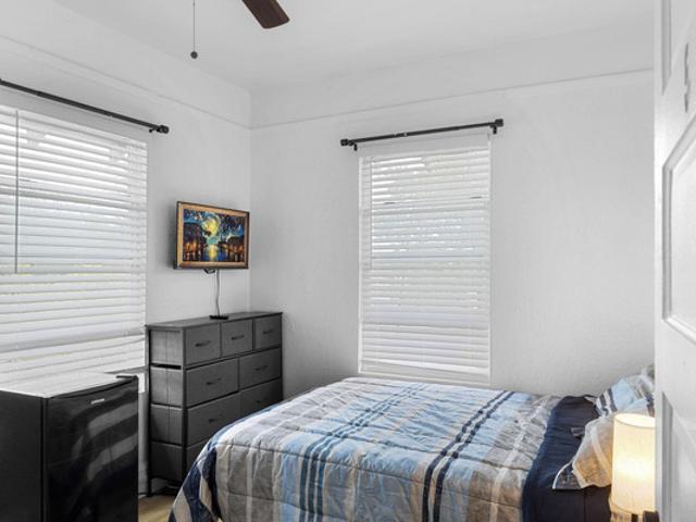 Affordable rooms for rent in a spacious Lakeland home. Each room has its own private bathroom