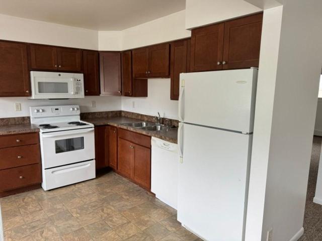 Affordable & Stylish 2 2 Bedroom Apartment for Rent at 2188 Meadowlawn Dr, Holt, MI 48842