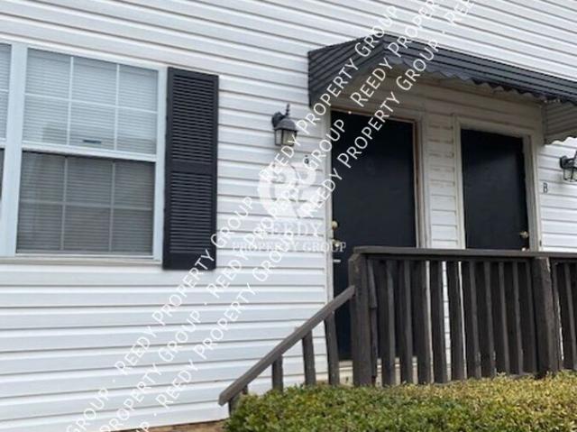Affordable townhome off Laurens road 1/2 off first month