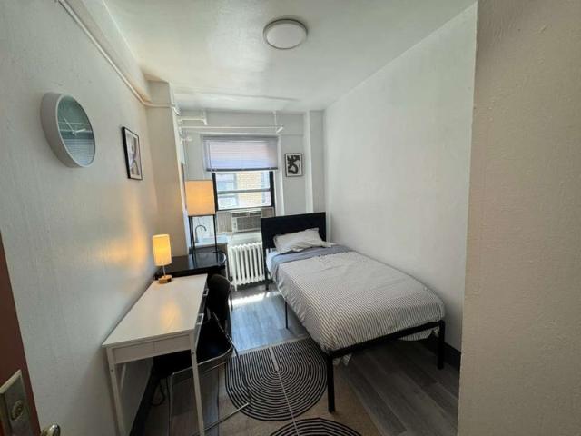 Affordable UWS Room Near Central Park