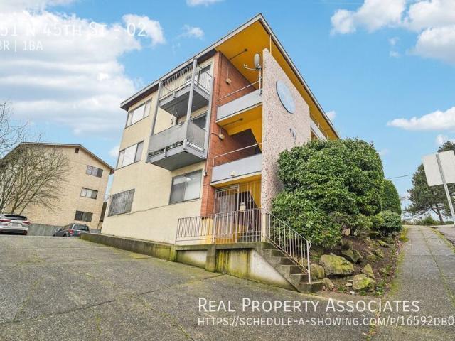 Affordable, 1 bed unit located in Fremont 11 unit complex