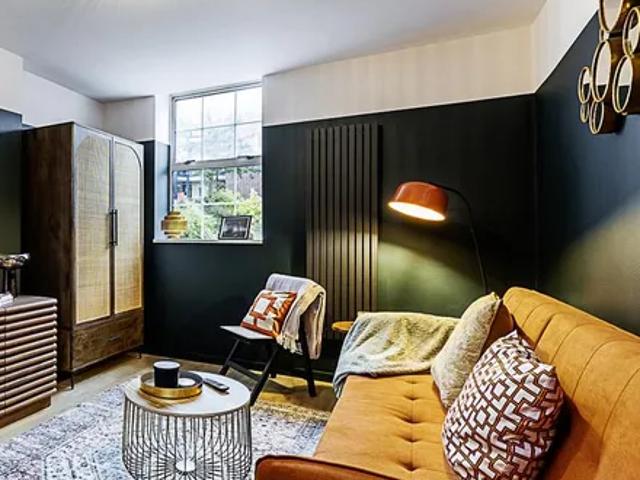 African Queen Fabrics Ltd, 32 Wentworth Street, Spitalfields, London, E1 7AU, United Kingdom | 1 bed apartment for rent #135550594 | Rentberry