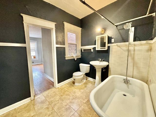 Afton Apartments 1 Bedroom Apartment for Rent at 112 E 43rd St, Kansas City, MO 64111 Southmoreland