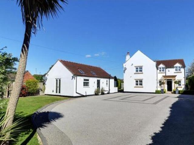 Akeferry Road, Westwoodside, 4 Bedroom Detached