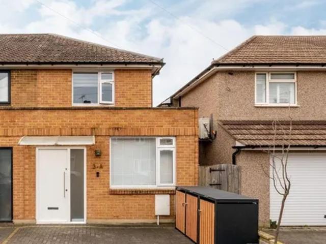 Akerman Road, London, KT6 5NS, United Kingdom | 2 bed duplex for rent #167382769 | Rentberry