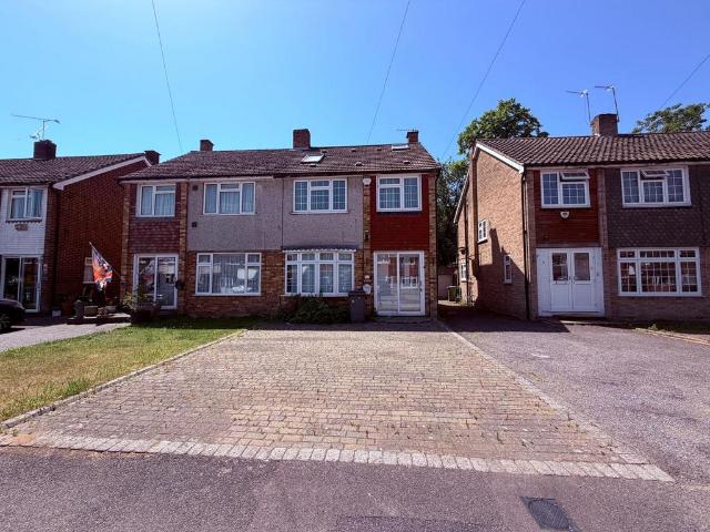 Aintree Cl, Colnbrook, Slough SL3 6 bed semi detached house to rent £5,999 pcm £1,384 pw