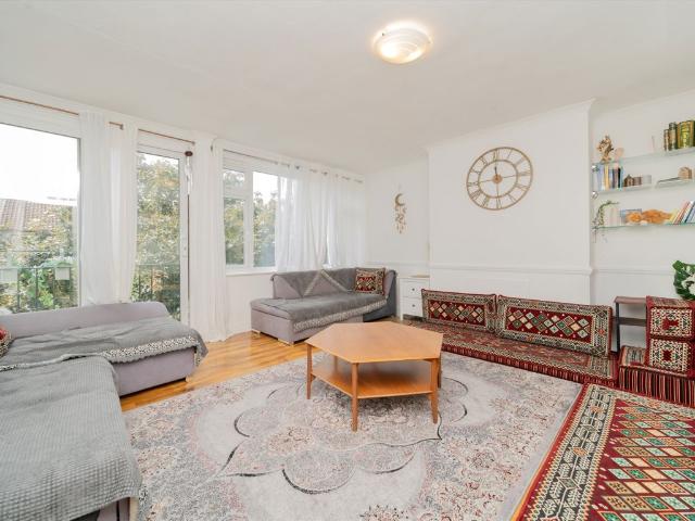 Aintree Estate, London SW6, 3 bed maisonette to rent, £3,500 pcm | PrimeLocation