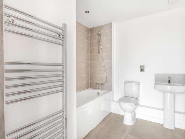 Ainger Close, Aylesbury, HP19