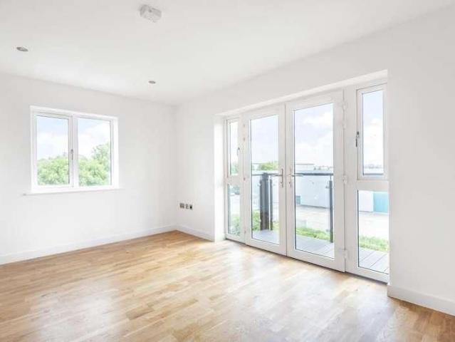 Ainger Close, Aylesbury, HP19