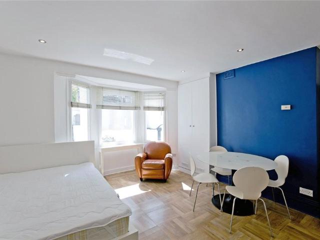 Ainger Road, Primrose Hill, London, NW3 Studio to rent £1,895 pcm £437 pw