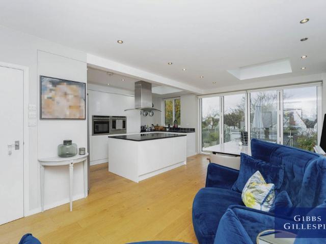 Ainsdale Road, London, W5 4 bed semi detached house to rent £4,495 pcm £1,037 pw