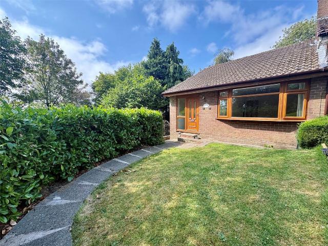 Ainsworth Avenue, Horwich, Bolton, Greater Manchester BL6, 2 bed bungalow to rent, £895 pcm | PrimeLocation