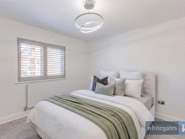 Aigburth Vale, Liverpool, Merseyside, L17