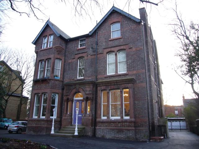 Aigburth Drive, Liverpool L17, 2 bed flat to rent, £1,100 pcm | PrimeLocation