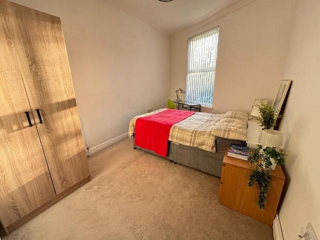 Aigburth Road, Aigburth, Liverpool L17, Room to rent, £450 pcm | PrimeLocation