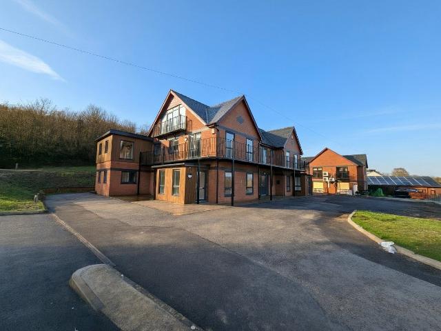 Ailsa Craig Apartments Flat 2, 99 Ferry Road, Kidwelly SA17, 2 bed flat to rent, £1,000 pcm | PrimeLocation