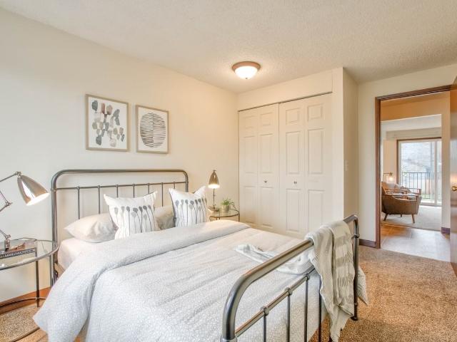 Air Conditioned, Spacious Apartments! Free Water/Sewer/Garbage! 2 Bedroom Apartment for Rent at 3230 Pringle Rd Se, Salem, OR 97302 Morningside