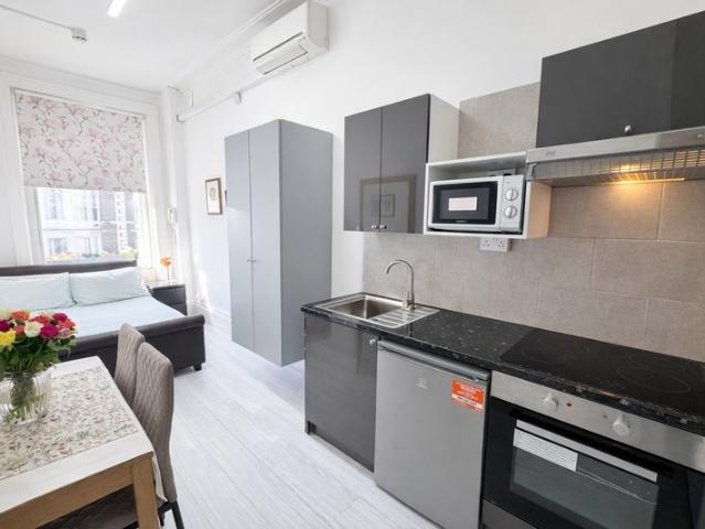 Air Conditioned Studio Flat in South Kensington SW