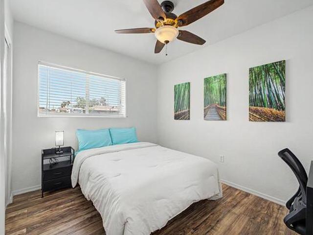 Airbnb Level Padsplit! Gorgeous Rooms, Hot Tub, Putting Green, Volleyball & Top Tier Amenities!