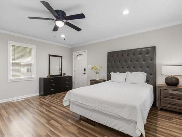AirBnB‑Quality CoLiving Only 3 Padmates | Quiet, Professional Vibe | Top Raleigh Host Hospitality & Community Focused | All Utils Incld | Move‑In Ready