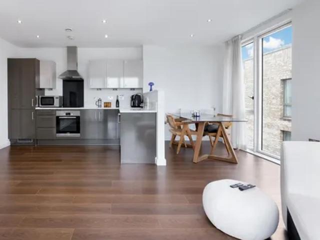 Aird Point, 1 Lock Side Way, London, E16 2GZ, United Kingdom | 2 bed apartment for rent #167672248 | Rentberry