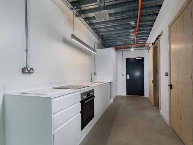 Aire Lofts, Leeds LS9, 1 bed flat to rent, £1,000 pcm | PrimeLocation