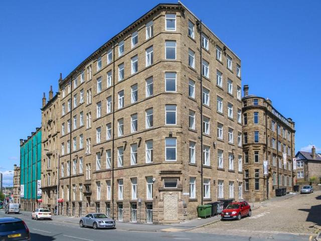 Airedale House, Sunbridge Road, Bradford BD1, 2 bed flat to rent, £650 pcm | PrimeLocation