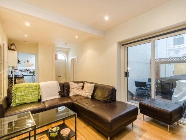 Airlie Gardens, Kensington, London W8, 1 bed flat to rent, £2,384 pcm | PrimeLocation