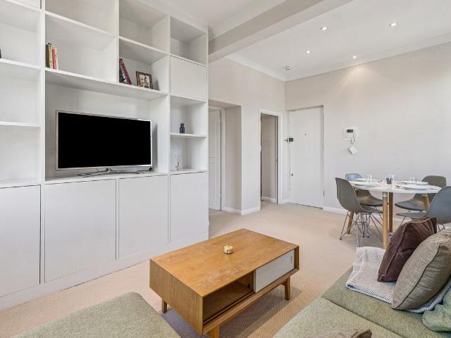 Airlie Gardens, London W8, 1 bed flat to rent, £2,817 pcm | PrimeLocation