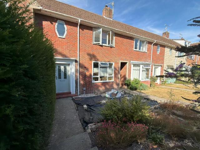 Aisne Road, Swindon SN4 3 bed semi detached house to rent £1,550 pcm £358 pw
