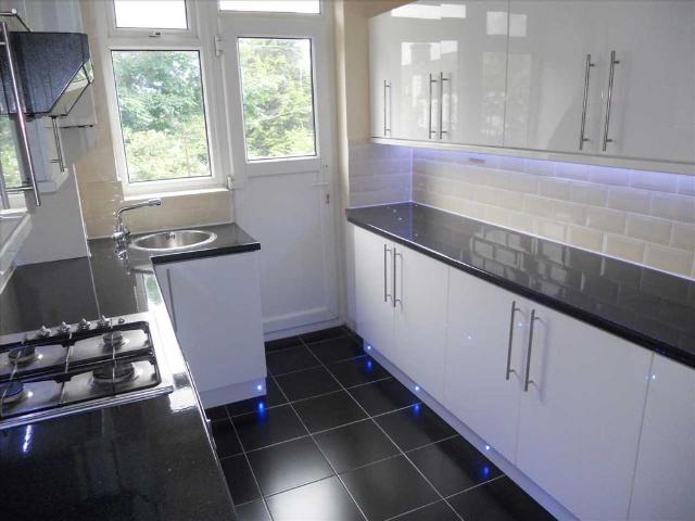 Ajax Court, Ajax Avenue, Colindale 2 bed maisonette to rent £1,800 pcm £415 pw