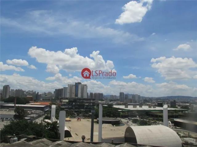 Ao lado Metro Barra Funda, conjunto com 1 banheiro, terraço e 1 vaga!