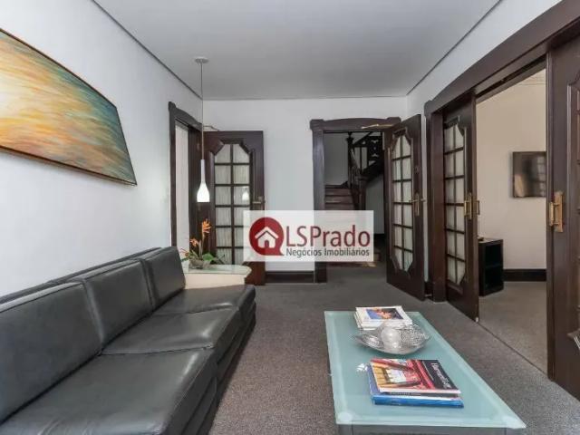 Ao lado do Metrô Marechal, casa com 6 banheiros, cozinha, recepção, 12 salas, sala de reunião, sala