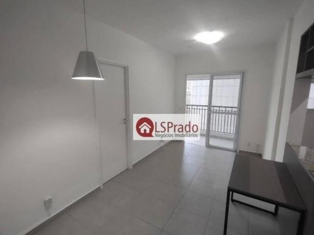 Ao lado do Metrô Luz, 1 dorm 1 vaga. varanda fechada, com armarios, cond com lazer !