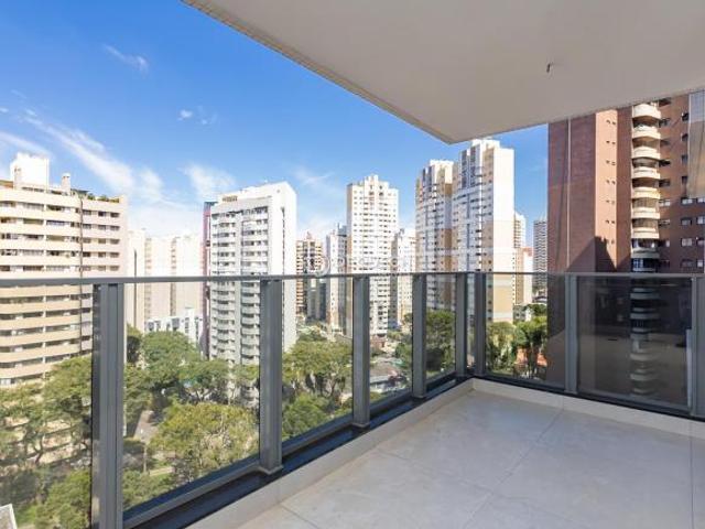 Ao lado do Clube Curitibano apartamento assinado p