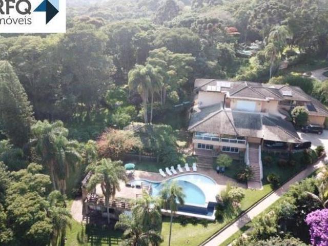 Aos pés da Represa de Ibiúna, em área totalmente segura e reservada, encontra se esta Maravilhosa pr