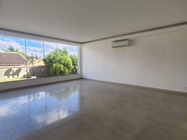 Casa Em Condomínio