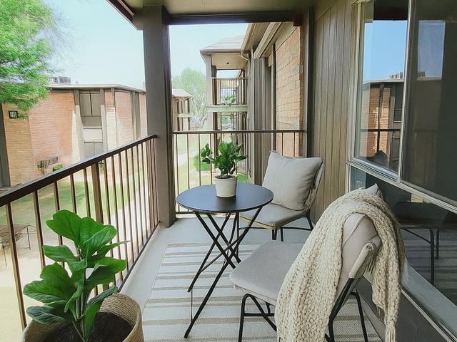 Alma North Plaza 3 Bedroom Apartment for Rent at 1007 E Rundberg Ln, Austin, TX 78753 Heritage Hills