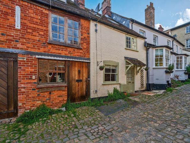 Alma Place, High Street, Marlborough SN8, 3 bed cottage to rent, £1,350 pcm | PrimeLocation