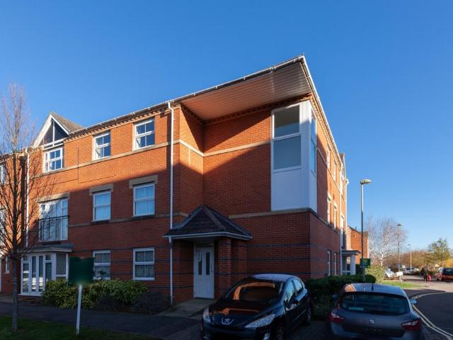 Alma Road, Banbury 2 bed apartment to rent £1,050 pcm £242 pw