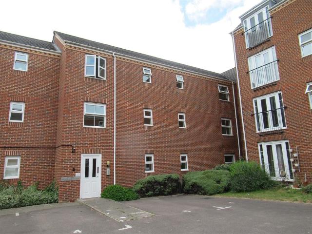 Alma Road, Banbury OX16, 2 bed flat to rent, £1,200 pcm | PrimeLocation
