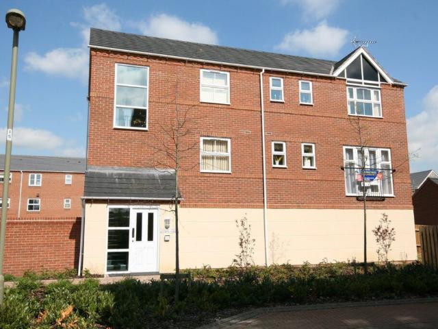 Alma Road, Banbury, Oxon OX16, 2 bed flat to rent, £1,200 pcm | PrimeLocation