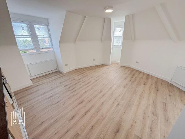Alma Road, Enfield EN3, 2 bed flat to rent, £1,700 pcm | PrimeLocation