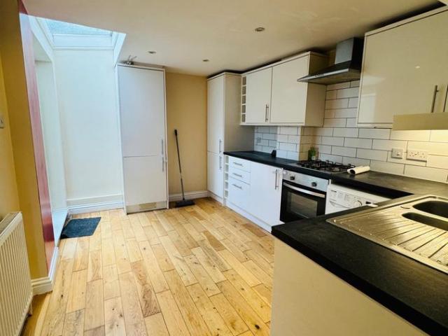 Alma Road, St Albans AL1, 1 bed flat to rent, £1,500 pcm | PrimeLocation