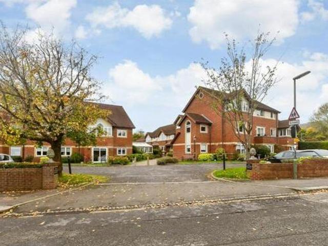 Alma Road, Reigate, 2 Bedroom Maisonette